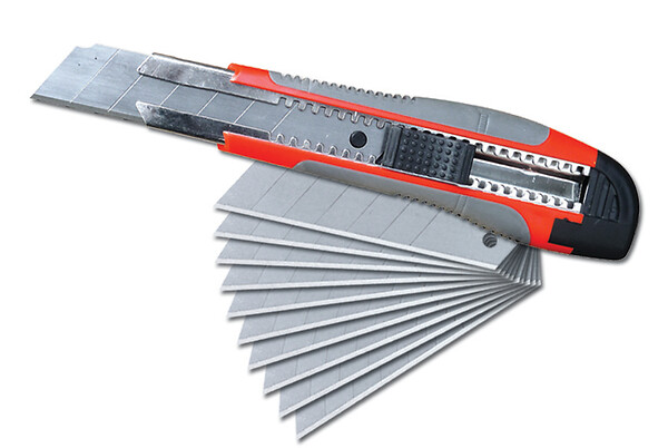 Cutter Bi-matière 25 Mm Avec 10 Lames OUTIFRANCE | Bricomarché