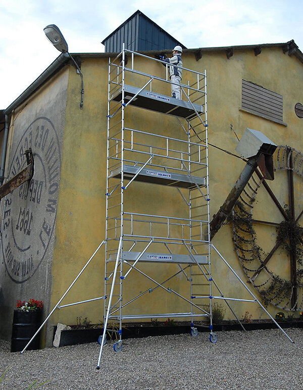 TOTEM LINE 250 9,85m | Bricomarché