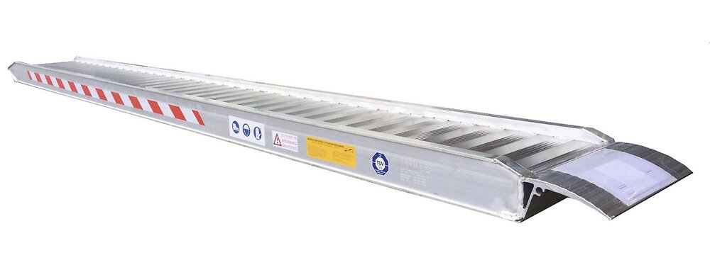 Rampes de chargement alu renforcées sans rebords charge 2050 kg (paire ...